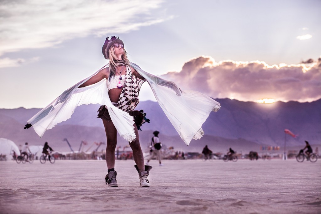 Poster Burning Man - Wooden horse